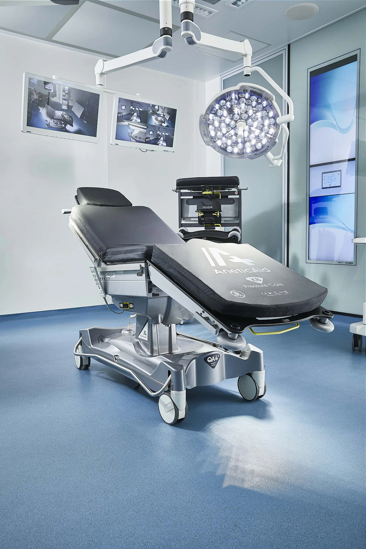 QA4™ Mobile Surgery Platform - with Powered Functions | AneticAid US